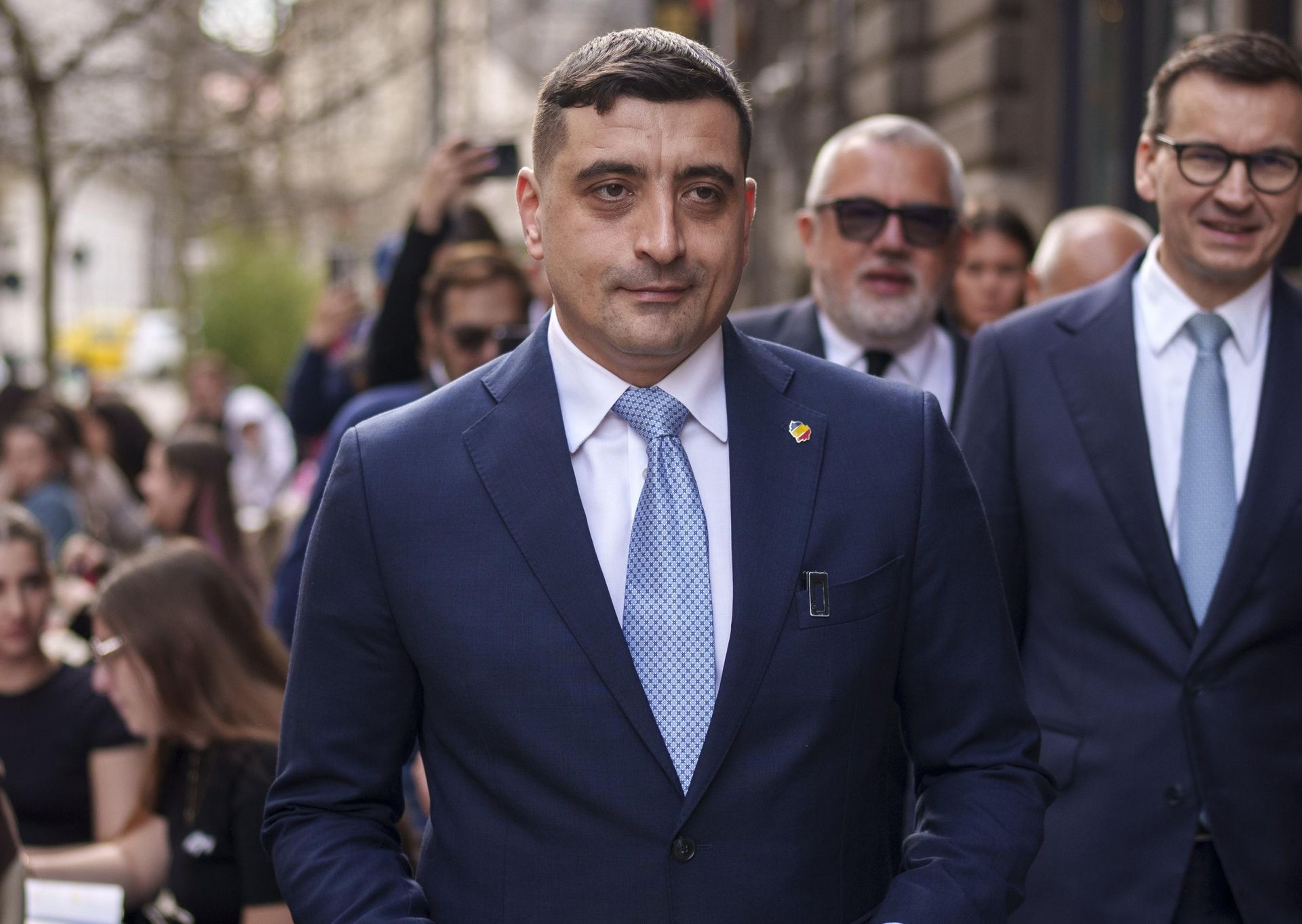 Wybory w Rumunii: Sensacyjny wynik Simiona. Liberał Antonescu drugi ...