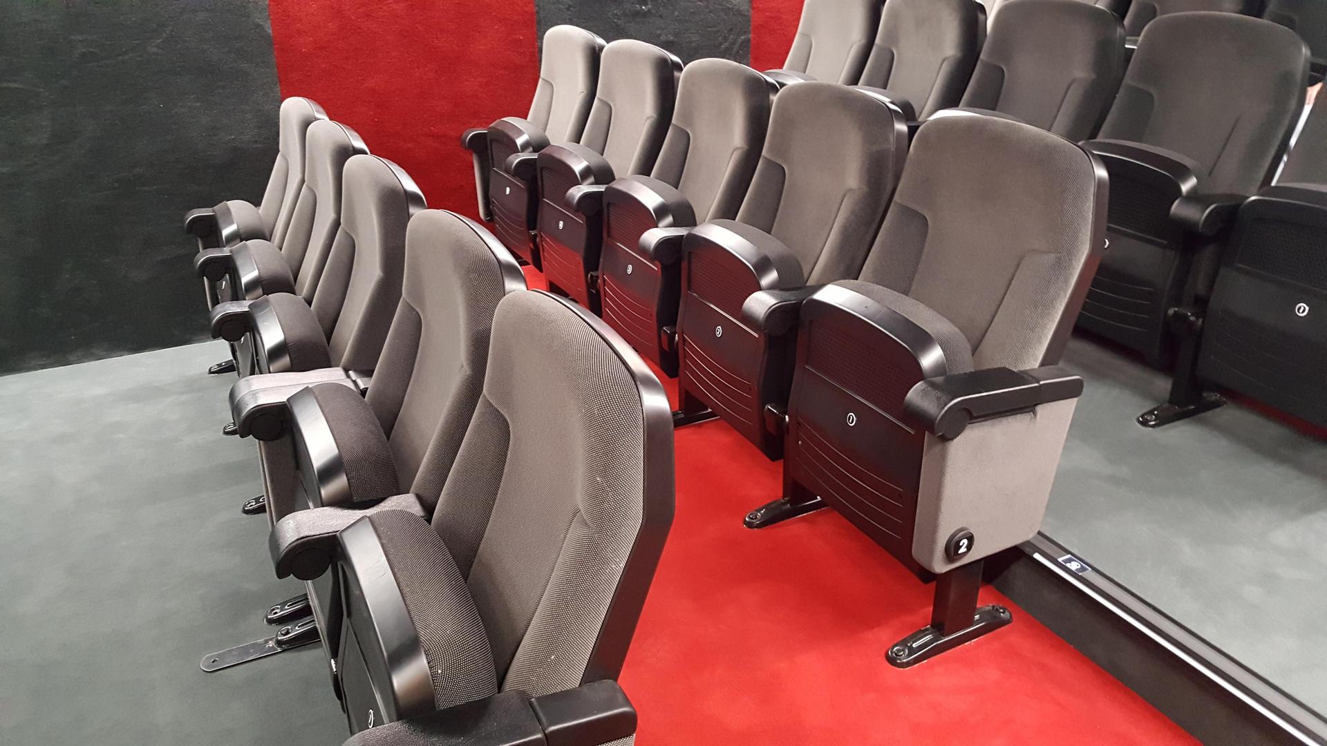 Najmniejsza sala kinowa w MCK Sokół już otwarta [FILM] - Nowy Sącz ...