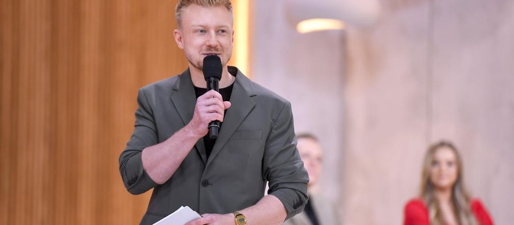 Grzegorz Dobek - kim jest? Najważniejsze informacje o prowadzącym ...