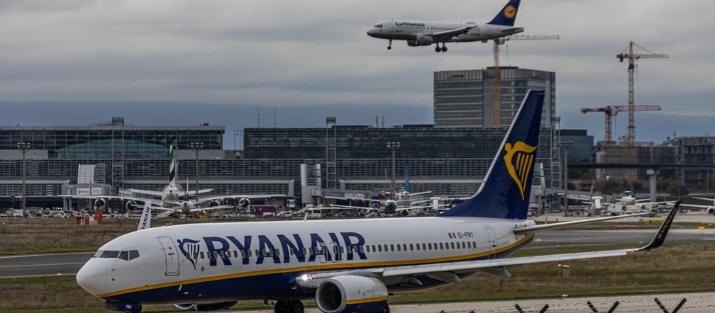 Ryanair podjął ryzykowną decyzję, pasażerowie się wściekli. Szok na lotnisku w Krakowie - Kraków ...