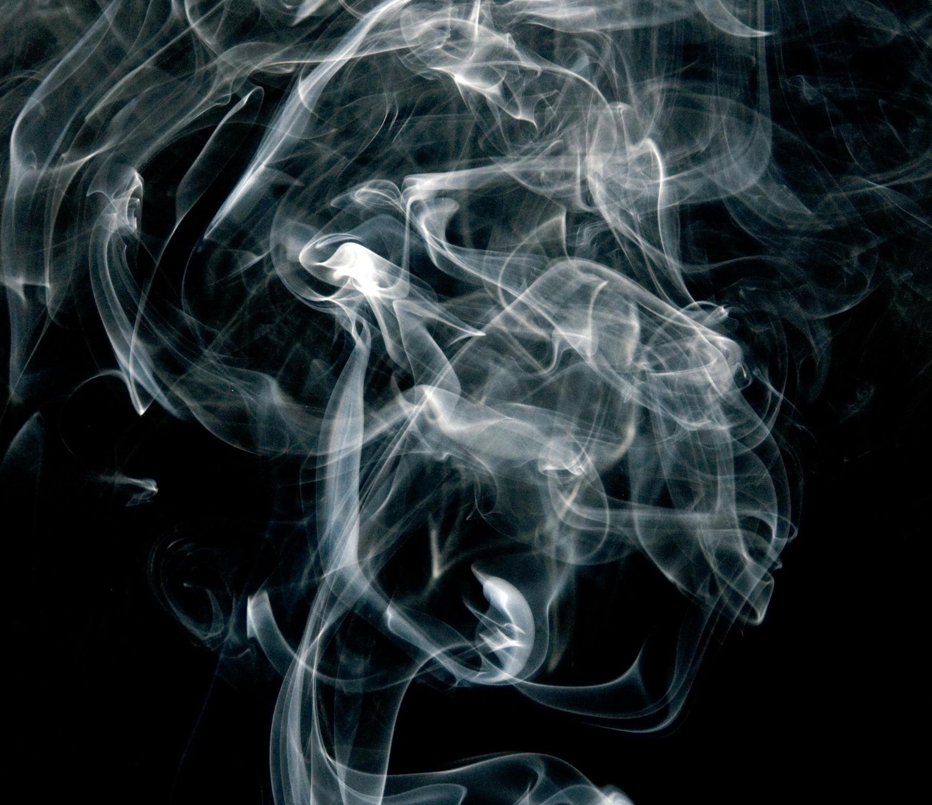 Szara strefa tytoniowa w Polsce stanowi 4,3 proc.; jest to wzrost o 0 ...