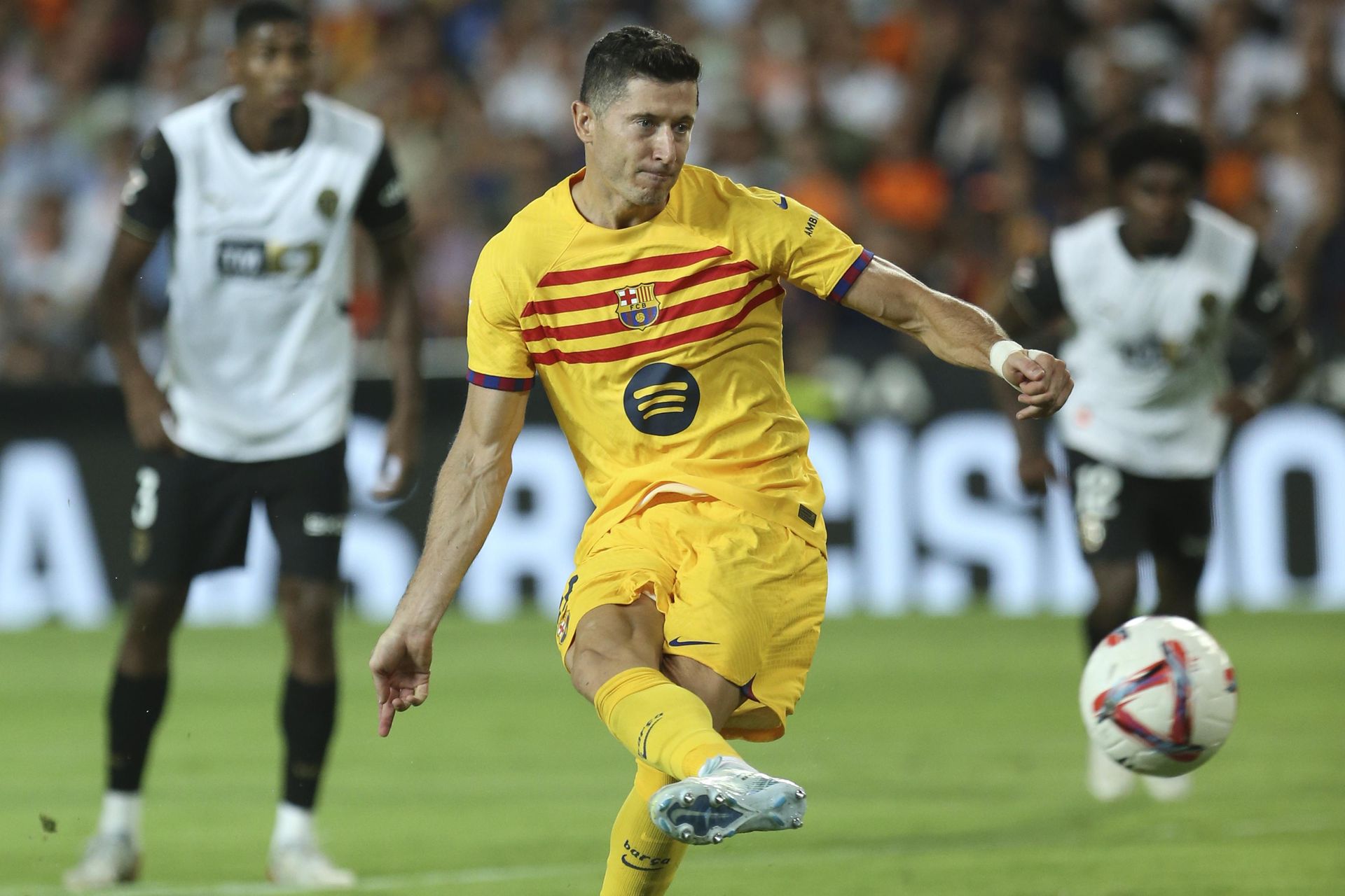 Taki cios dla Roberta Lewandowskiego już na starcie sezonu LaLiga ...