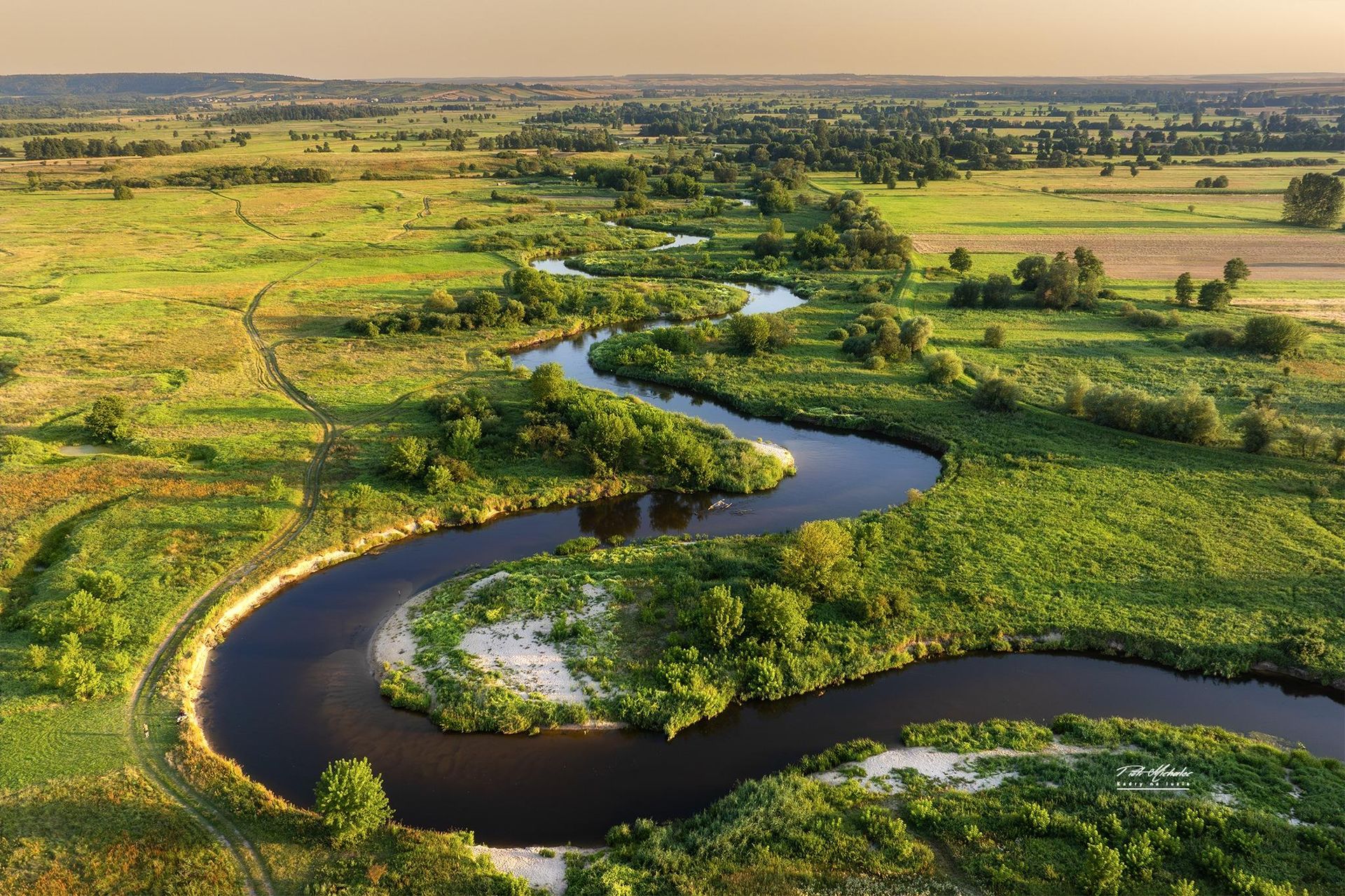 To najcieplejsza rzeka w Polsce. Znajdziecie ją w Świętokrzyskiem ...