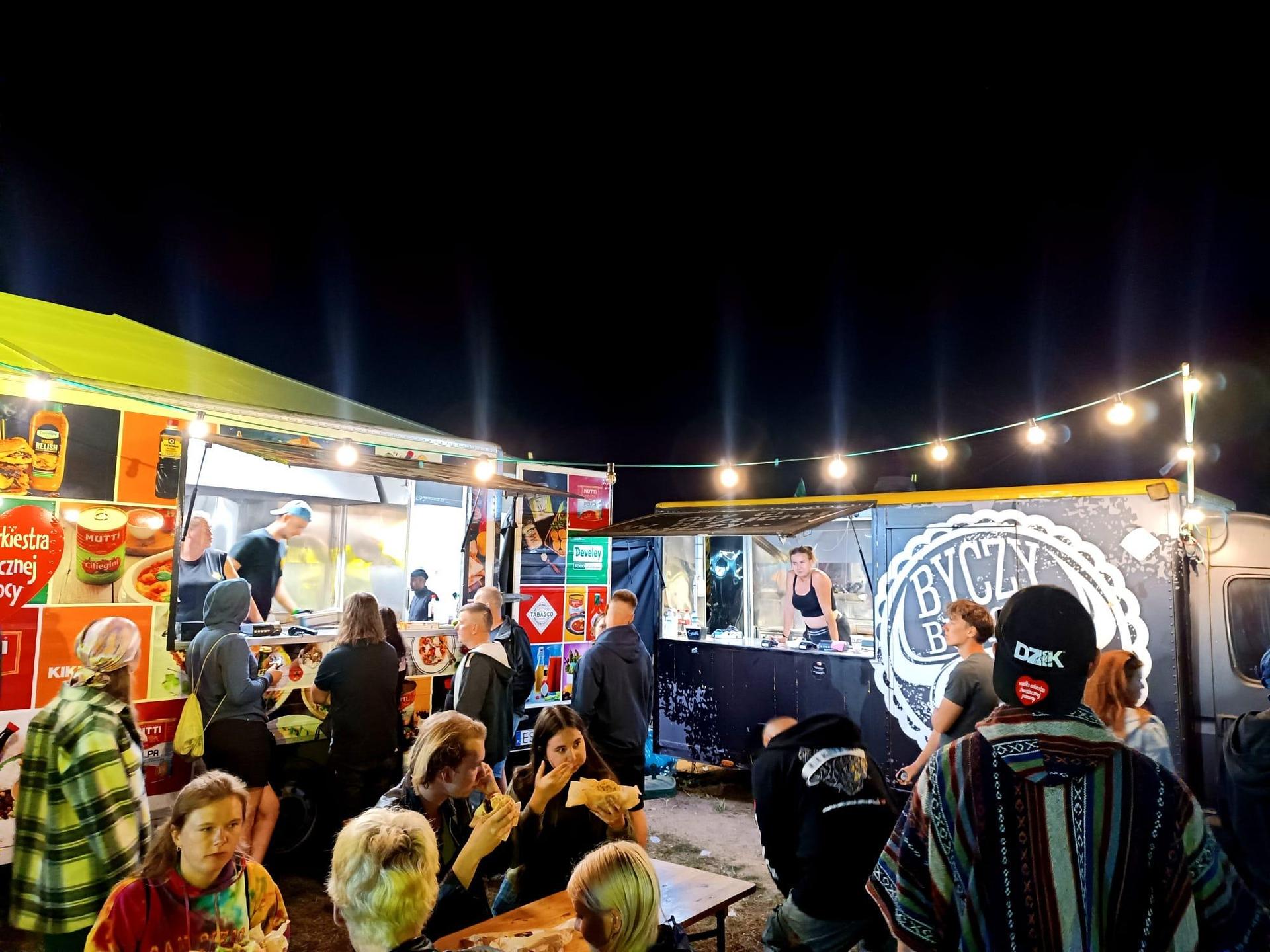 Ceny jedzenia na Pol'and'Rock 2024. Tyle trzeba zapłacić za pierogi, kotleta schabowego czy ...