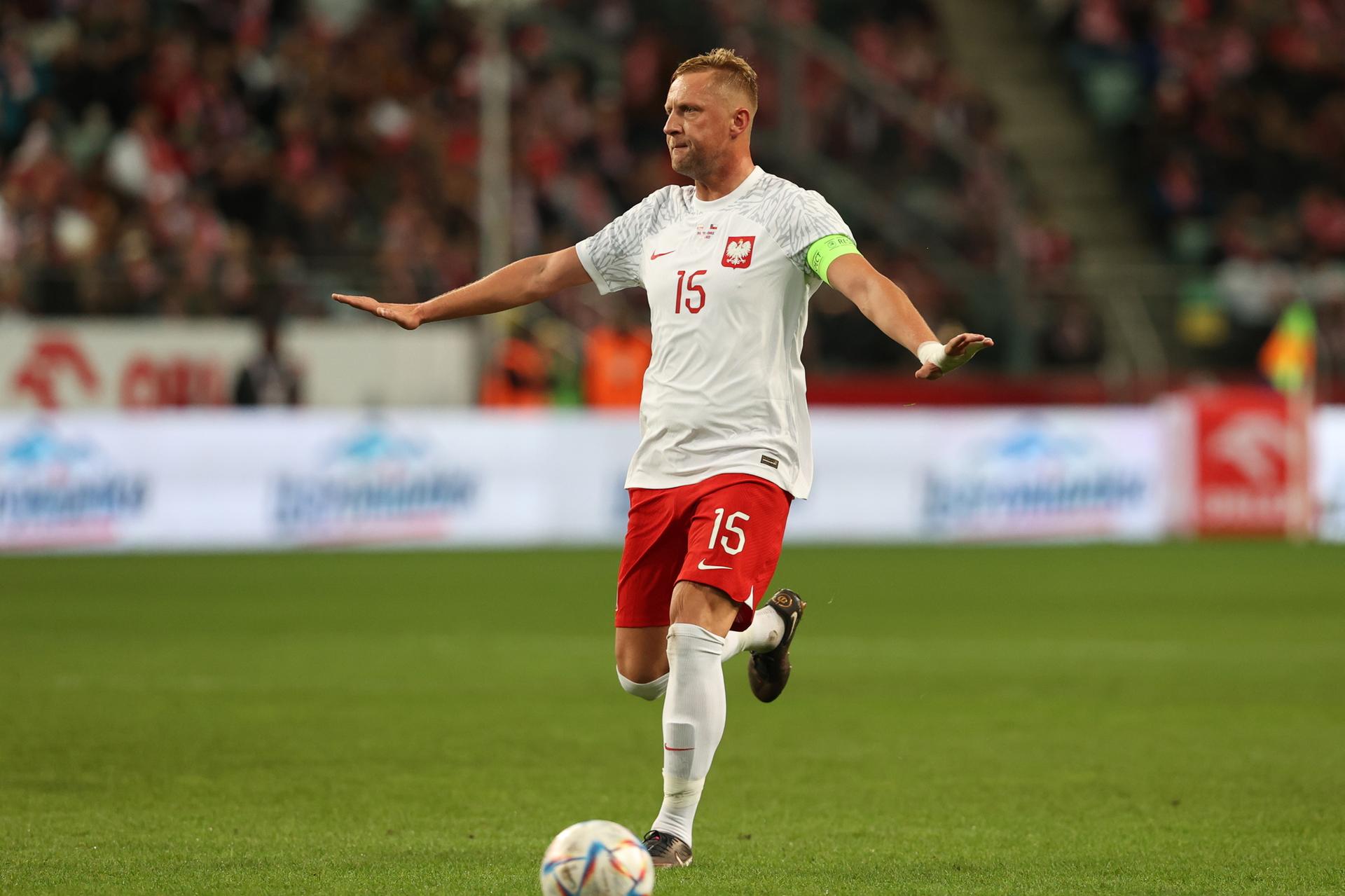 Kamil Glik miał powody do świętowania! Otrzymał specjalny tort ...