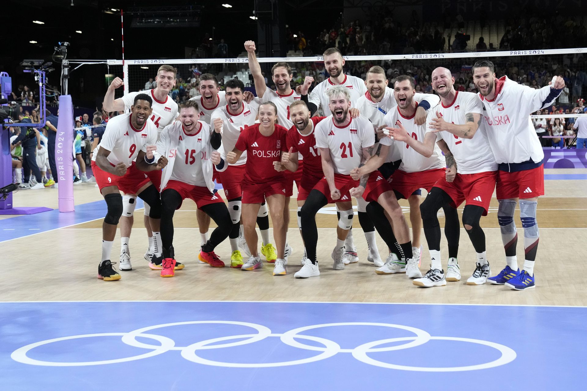 Obrazki z Igą Świątek i siatkarzami przejdą do historii. Moment, który wyciska łzy. Przepiękna ...