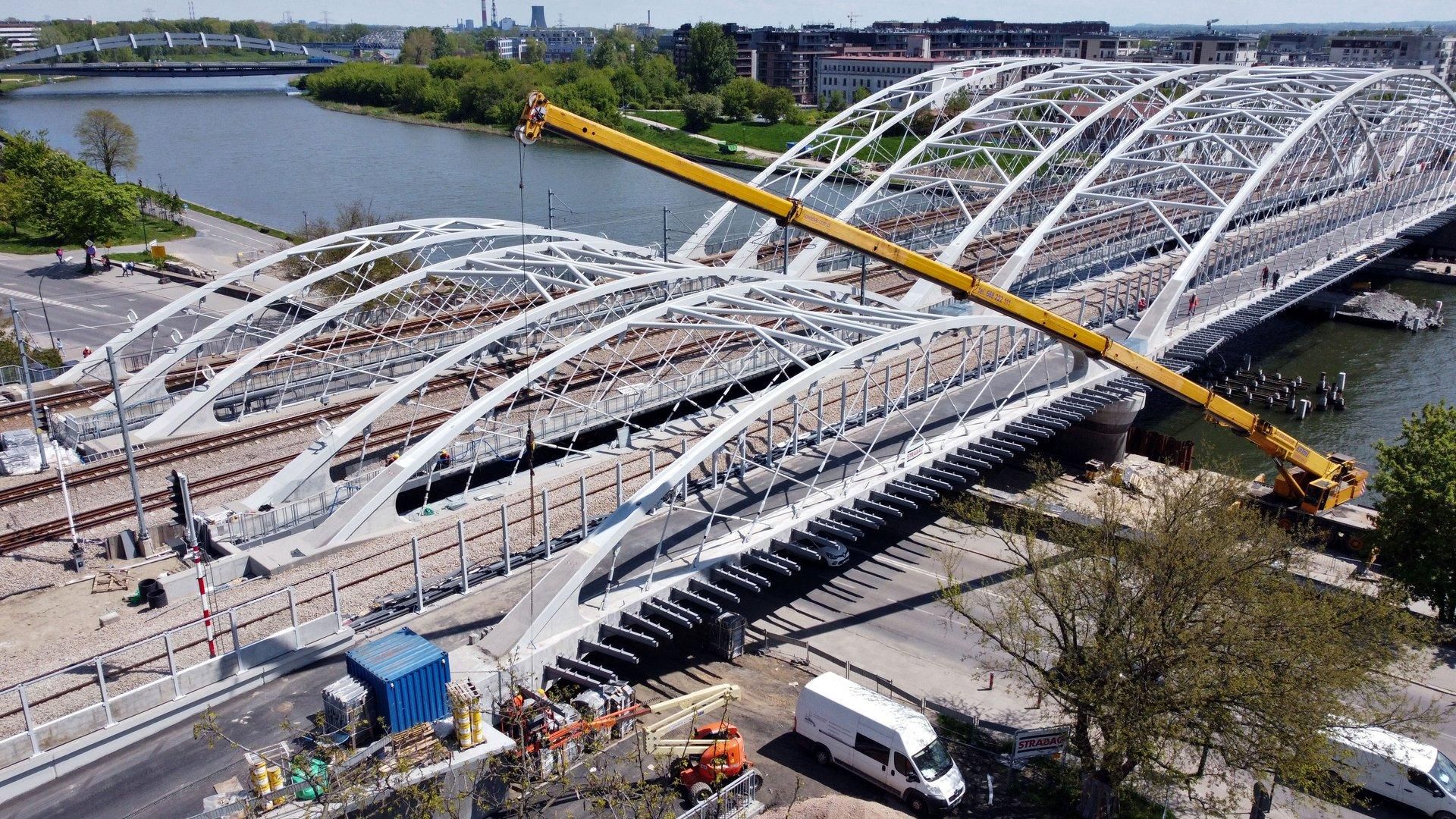Trzy nowe mosty w Krakowie. Wykonawca przygotowuje się do odbiorów ...
