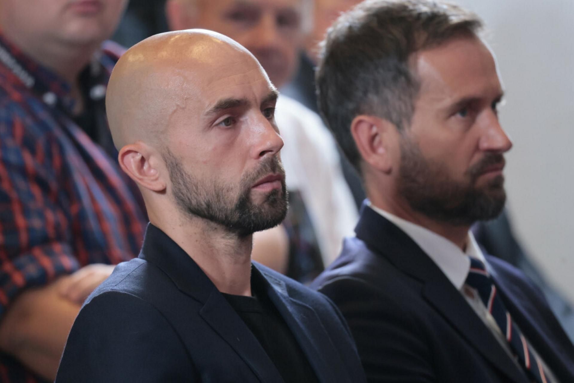 Adrian Mierzejewski poradzi sobie jako dyrektor w kadrze? Zagrał na ...