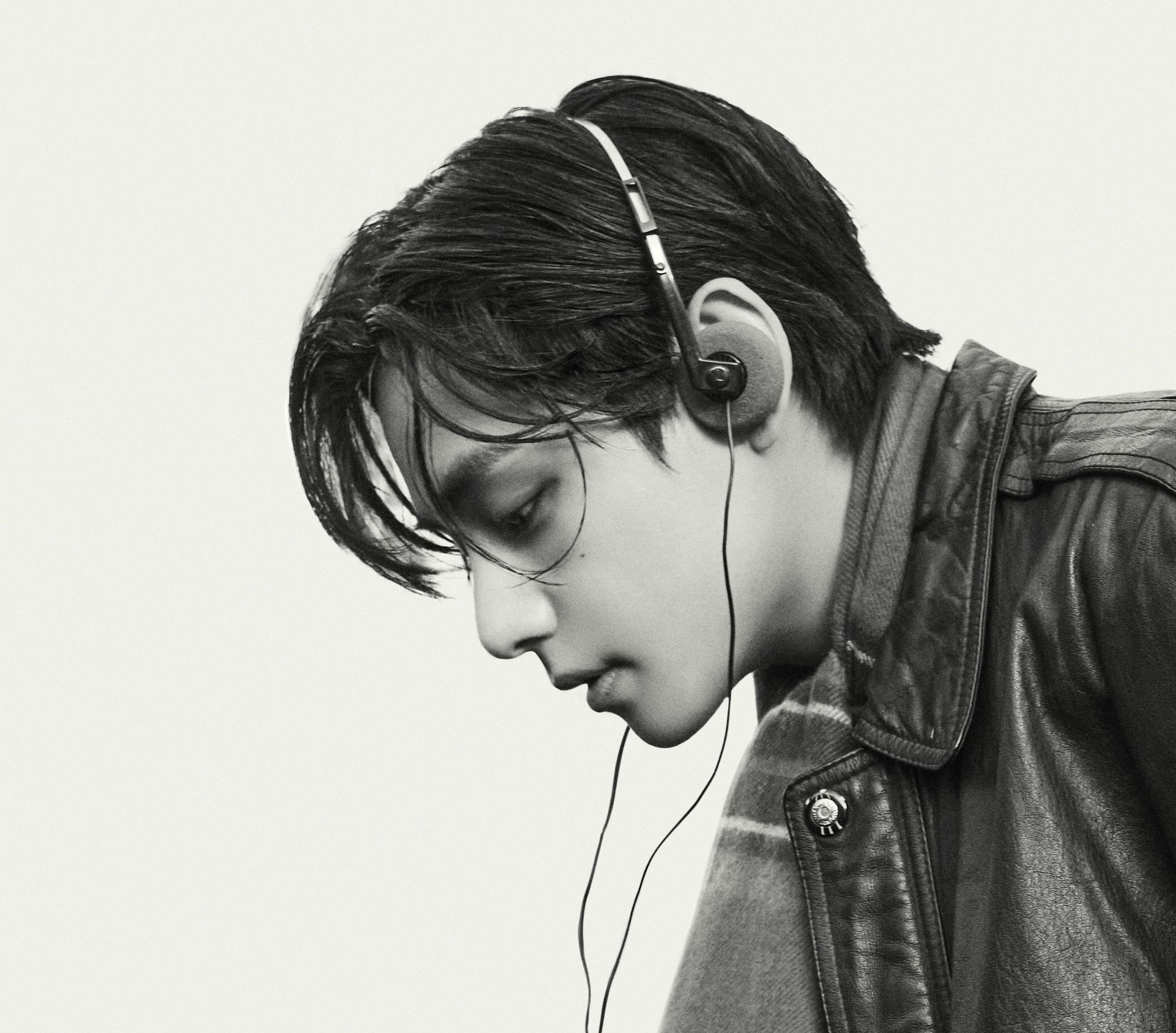 V z zespołu BTS prezentuje nowy singiel. Oto jego piosenka „FRI(END)S ...