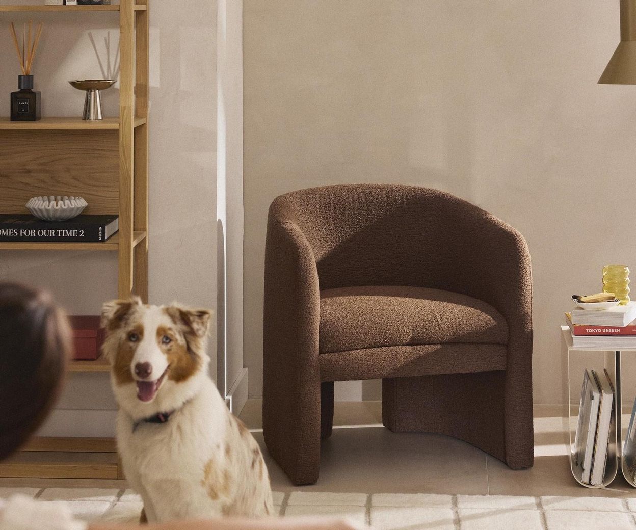 Pantone ogłosił Kolor Roku 2025. Odzwierciedla zmysłowość, ciepło ...