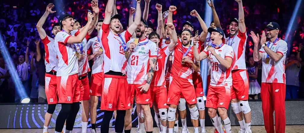 Tak polscy siatkarze świętowali triumf w Lidze Narodów. Śpiewali polski ...