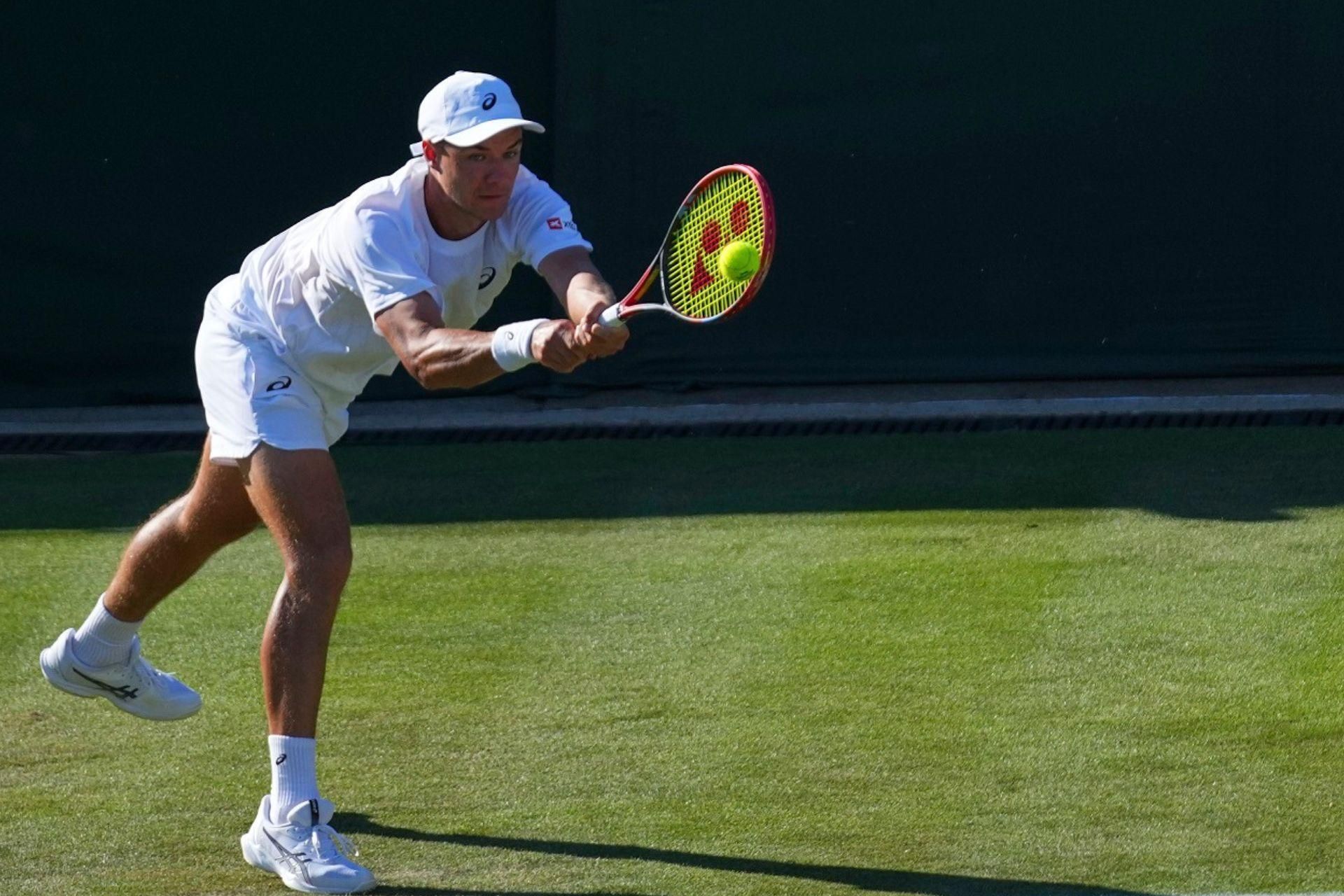 Życiowy sukces Kamila Majchrzaka na Wimbledonie! Demolka w 2. rundzie ...