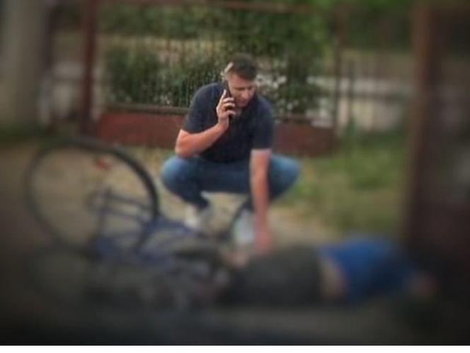 Leżał na chodniku i nie oddychał. Tylko jedna osoba rzuciła się na ...