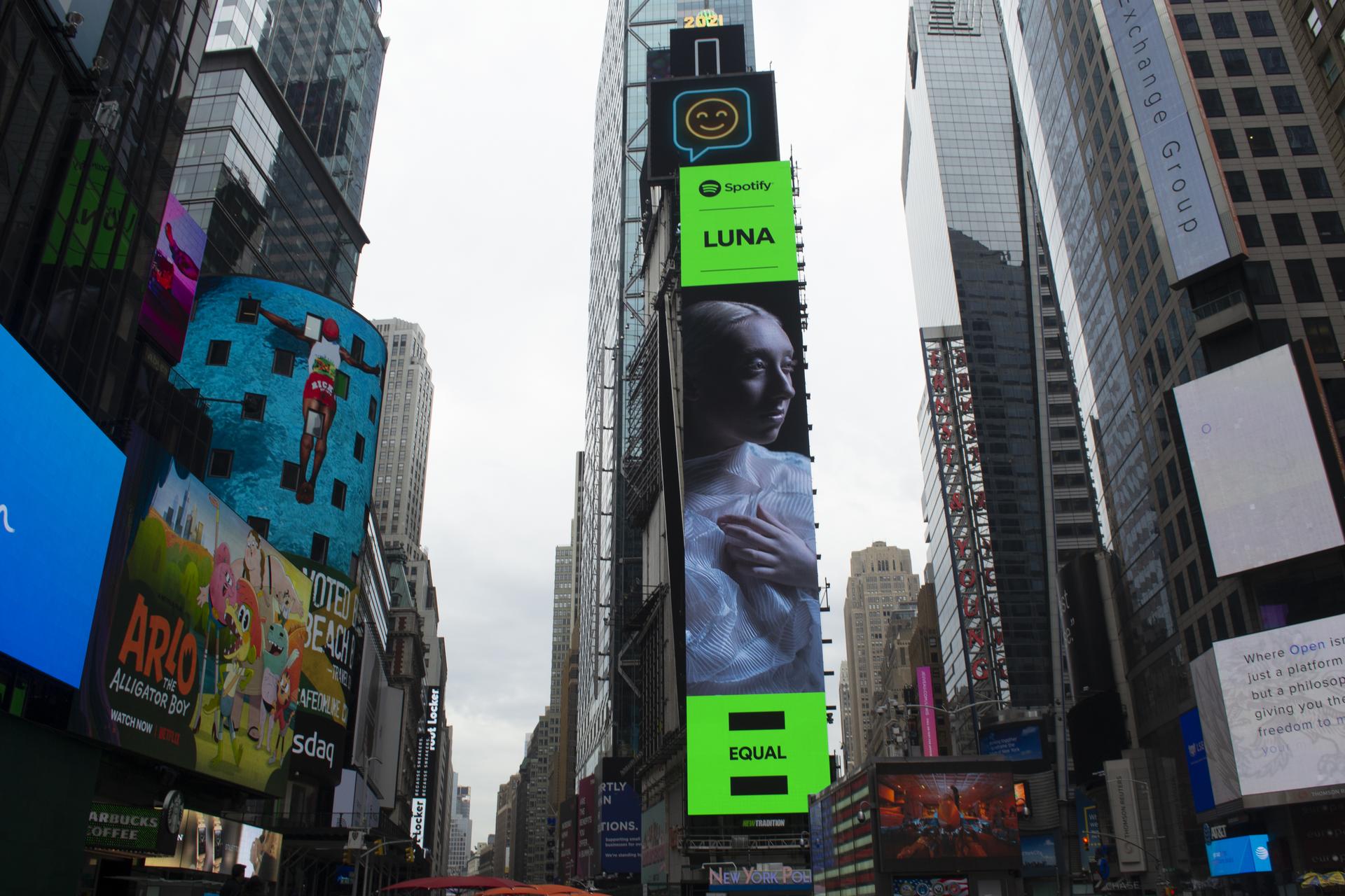Luna jako pierwsza polska artystka z billboardem na Times Square! - ESKA.pl