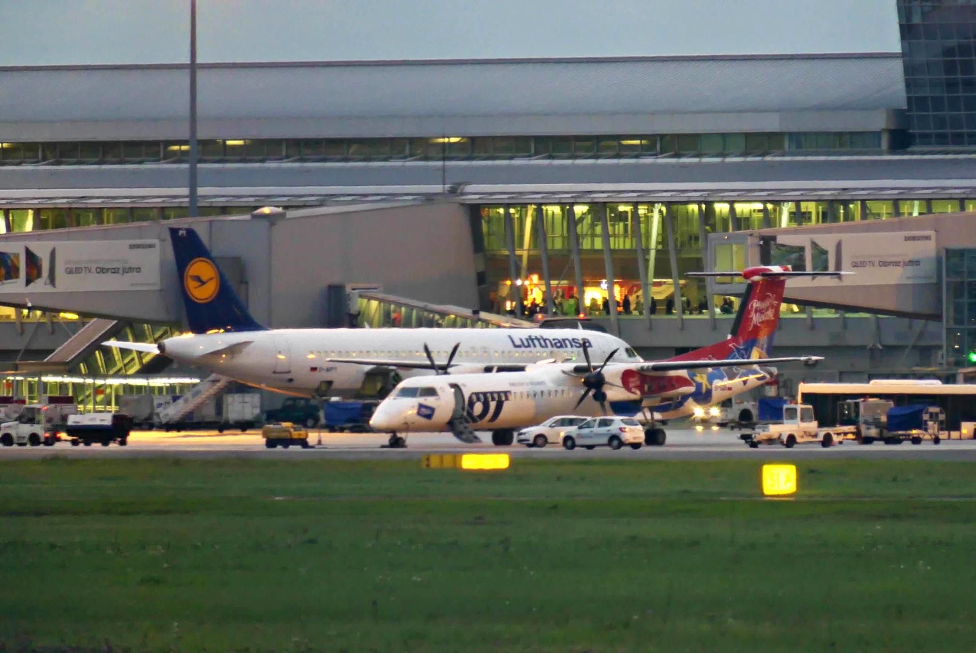 Ewakuacja na lotnisku Chopina w Warszawie! "Totalny bajzel, totalny chaos" - Warszawa, Super Express