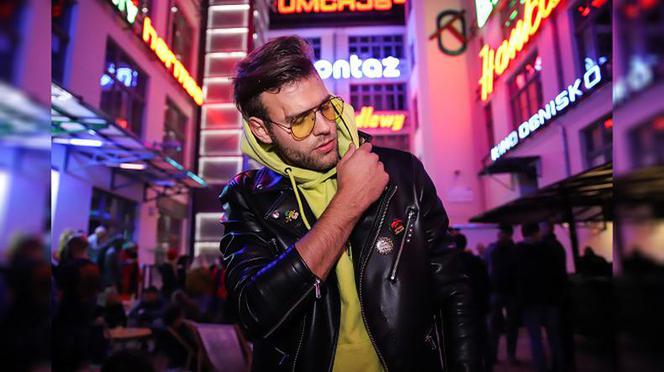 Michał Gabor - uczestnik talent-show wraca z solowym utworem. Neony ...