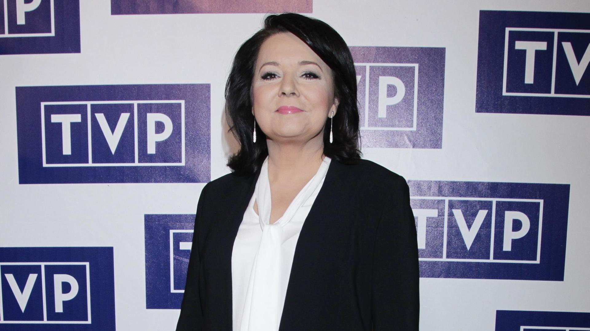 Danuta Holecka upomina posłankę PiS i oddaje głos opozycji w studiu. "Kochani" - Super Express ...