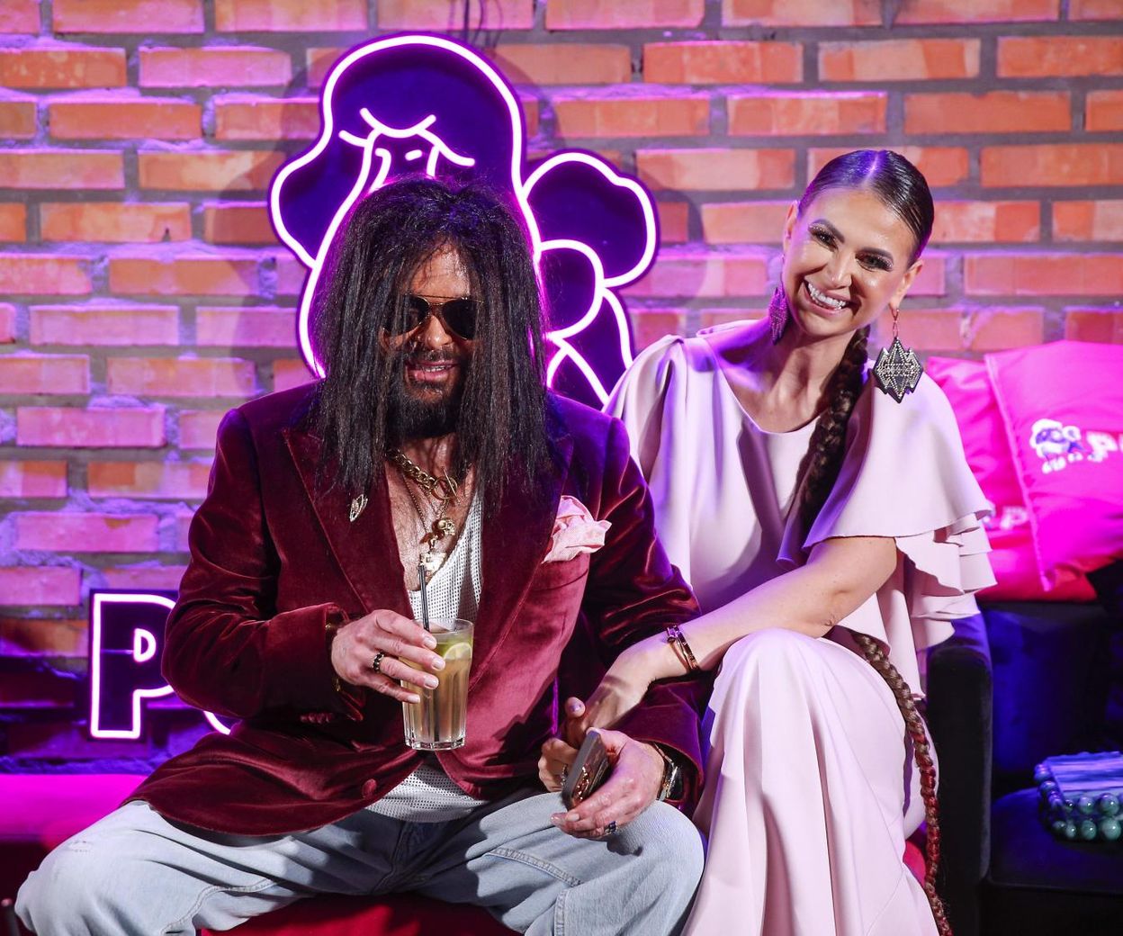 Krzysztof Rutkowski z dodatkiem wartym fortunę i włosami jak z bajki ...