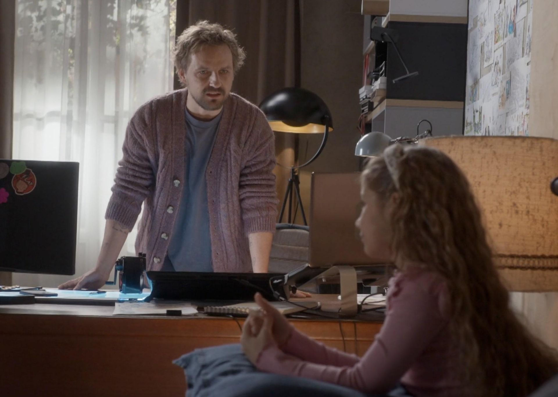 Pan Mama, odcinek 5: Szalona impreza Sylwestra z sąsiadami! To córka wciągnie go w wir zabawy ...