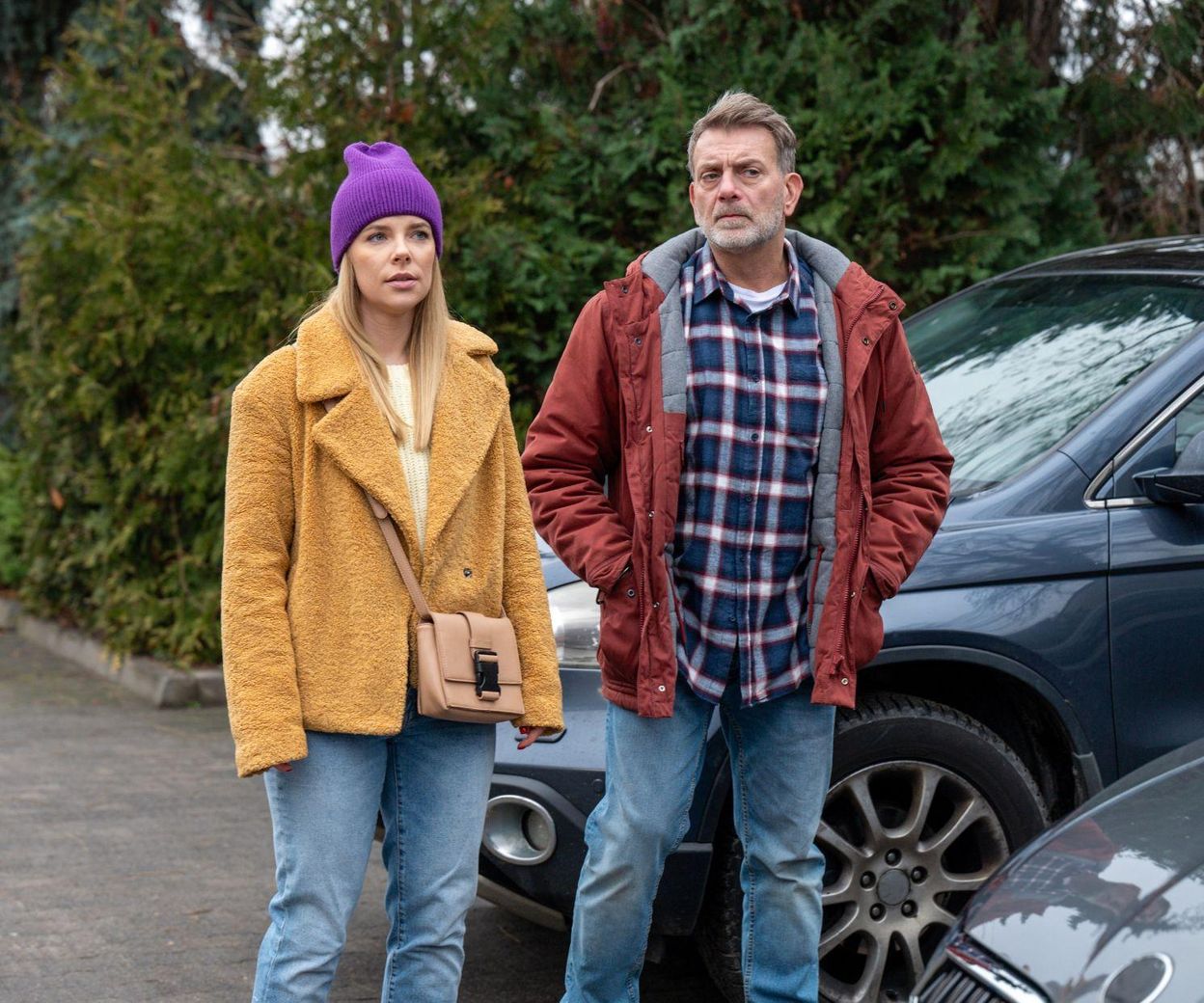 Na sygnale odc. 668, 669 streszczenie. Ratownicy pomagają mężczyźnie, który wpadł we wnyki ...