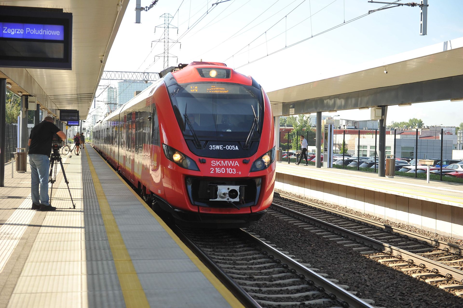 Chaos na kolei w Warszawie. Awaria paraliżuje ruch pociągów – co się dzieje? - Warszawa, Super ...