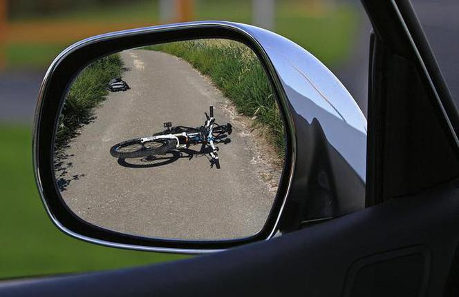 Wstrząsający wypadek w Opolu. Ciężarówka potrąciła rowerzystkę! Kobieta ... Wstrząsający wypadek w Opolu. Ciężarówka potrąciła rowerzystkę! Kobieta ...