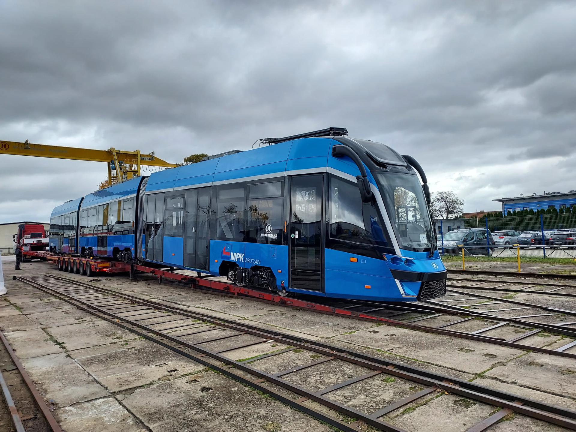 Pierwszy zaprojektowany specjalnie dla Wrocławia tramwaj jest już gotowy [ZDJĘCIA] - Wrocław ...