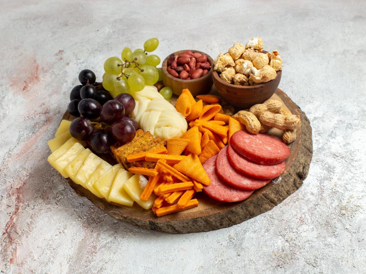 Sylwestrowe przekąski dla każdego. Seria propozycji, które są hitem sezonu - Toruń Radio ESKA