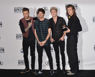 One Direction na American Music Awards 2015. Zobacz perfekcyjny występ ...