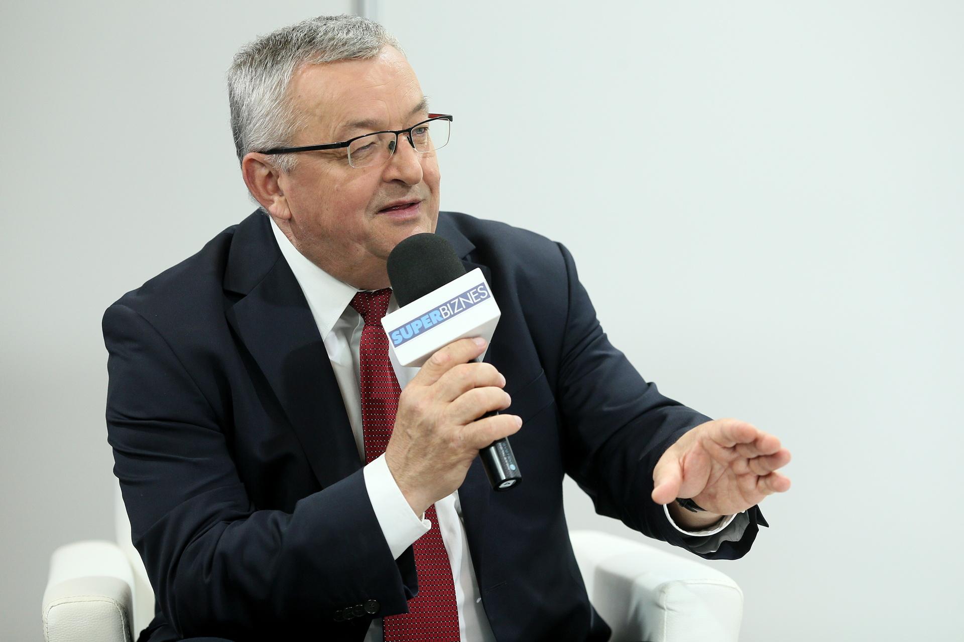 Nie będzie podwyżek cen na autostradach i w pociągach - Super Biznes