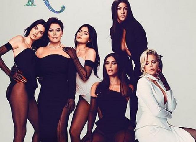 Wszystkie Kardashianki Na Pierwszej Od Dwóch Lat Wspólnej Okładce