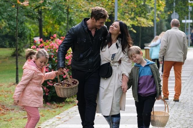 M jak miłość odcinek 1782: Iza na wieść o ciąży Kamy zapomni o ślubie z Radkiem! Kocha Marcina i ...