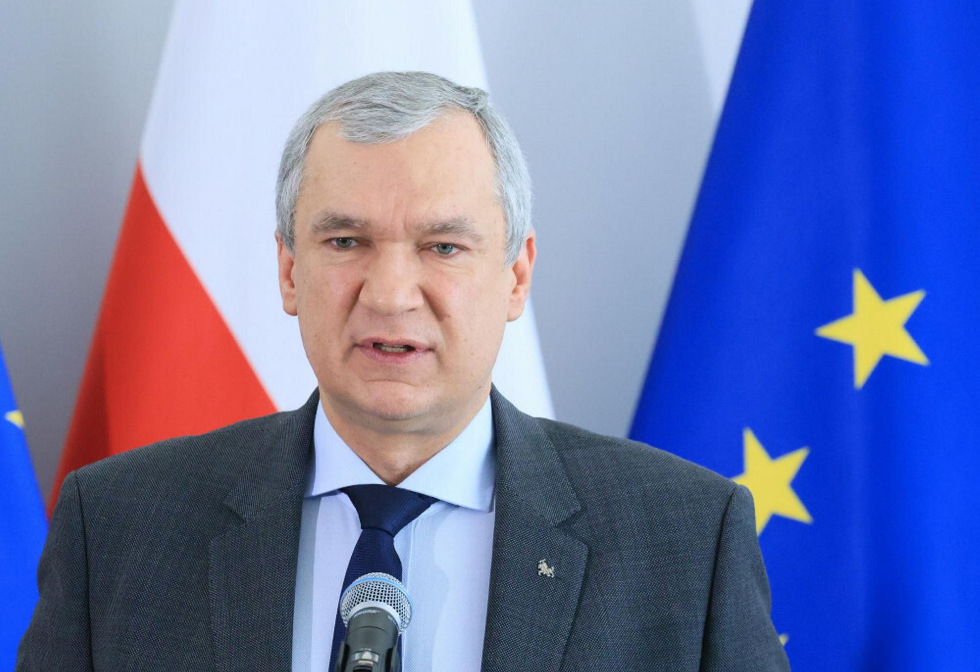 Białoruski polityk opozycyjny Paweł Łatuszka zaatakowany koszem na ...