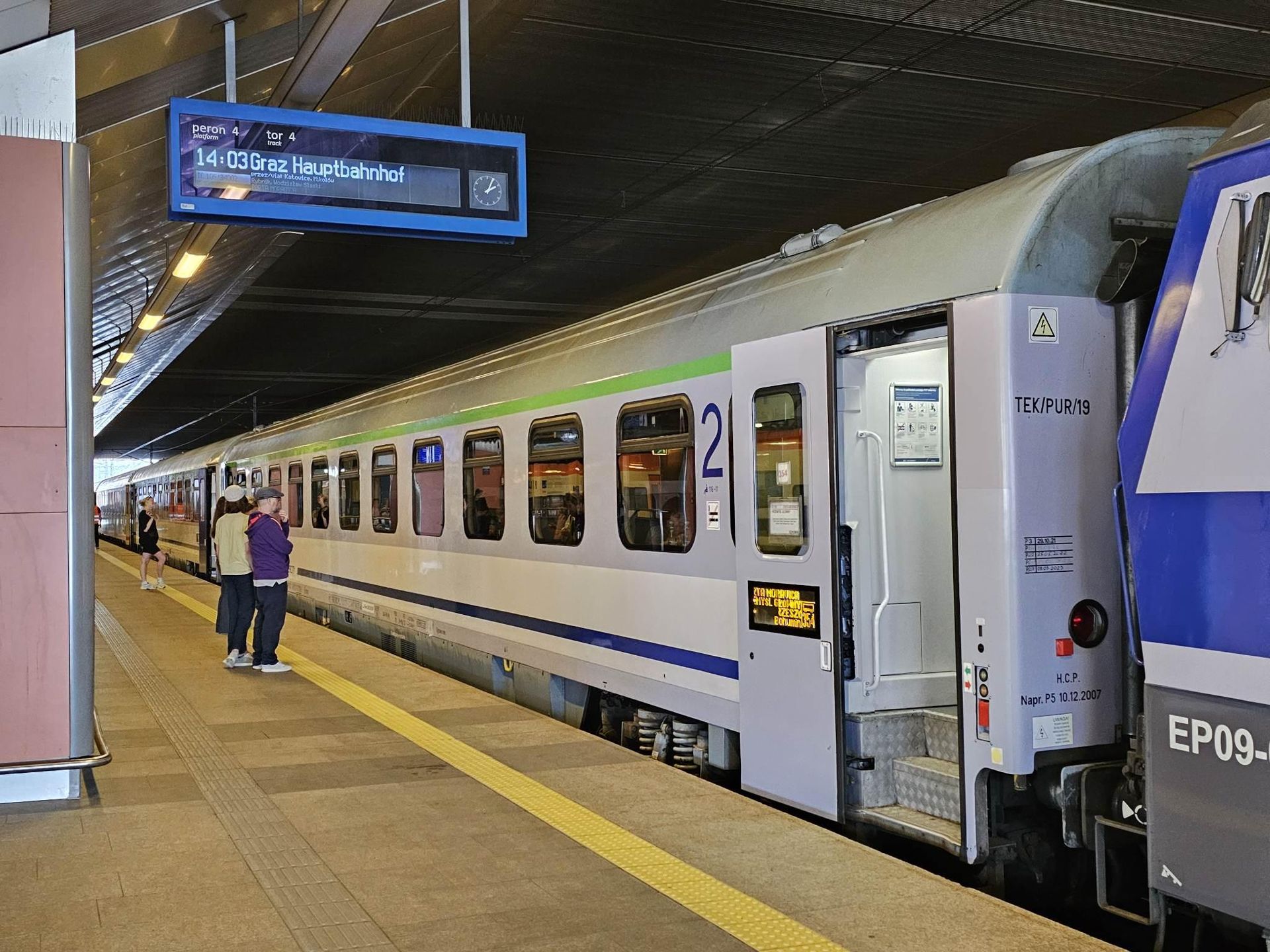 Awaria na kolei w Małopolsce. Utrudnienia na trasie Kraków-Warszawa, pociągi opóźnione nawet 3h ...