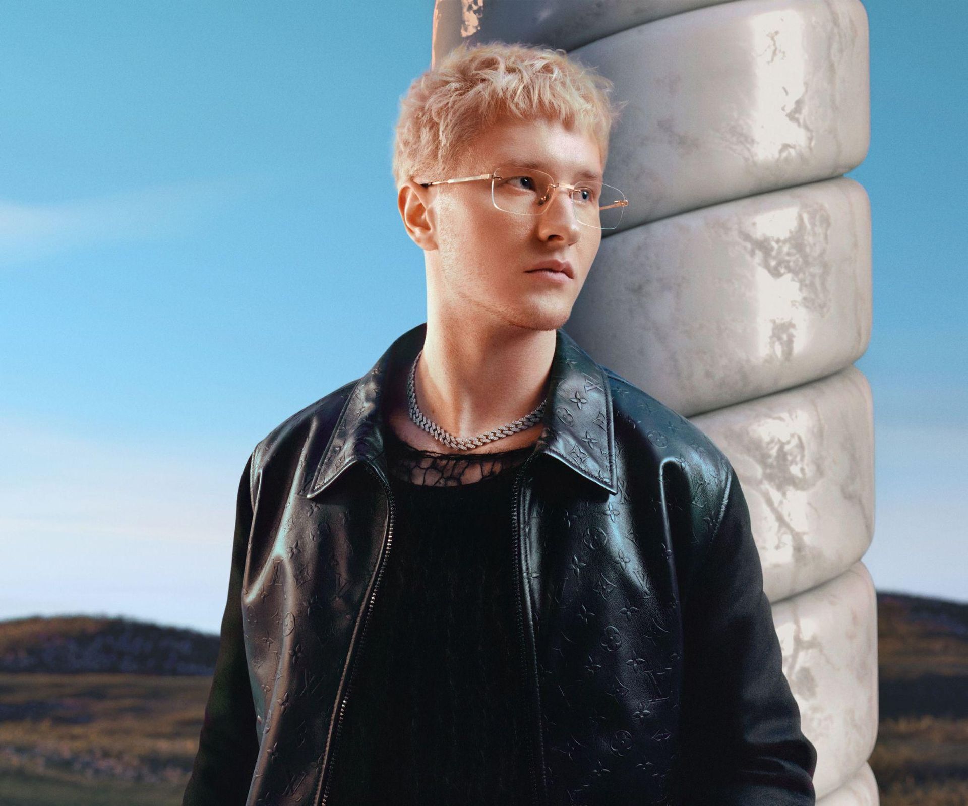 Young Igi wraca z nową płytą. Zapowiada ją piosenką nagraną z bambi! - ESKA.pl