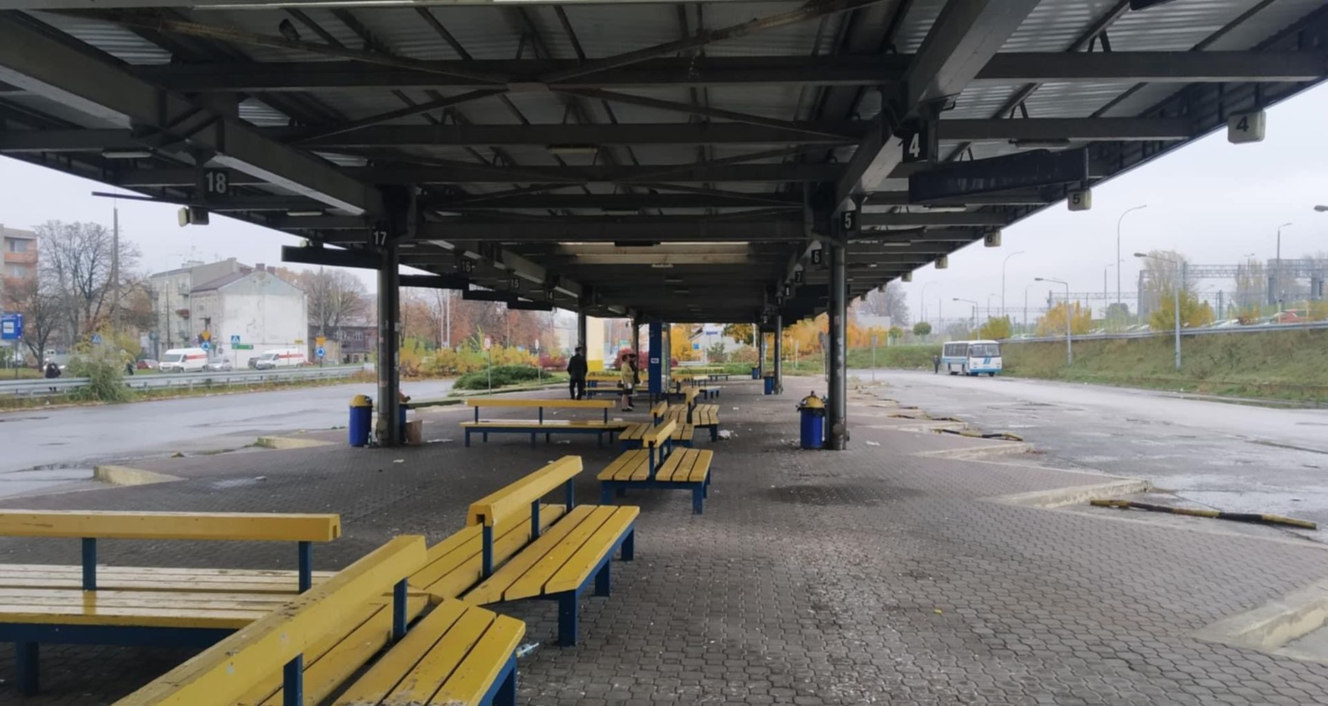 Perony dla autobusów i centrum obłsugi pasażera. Miasto przygotowało ...