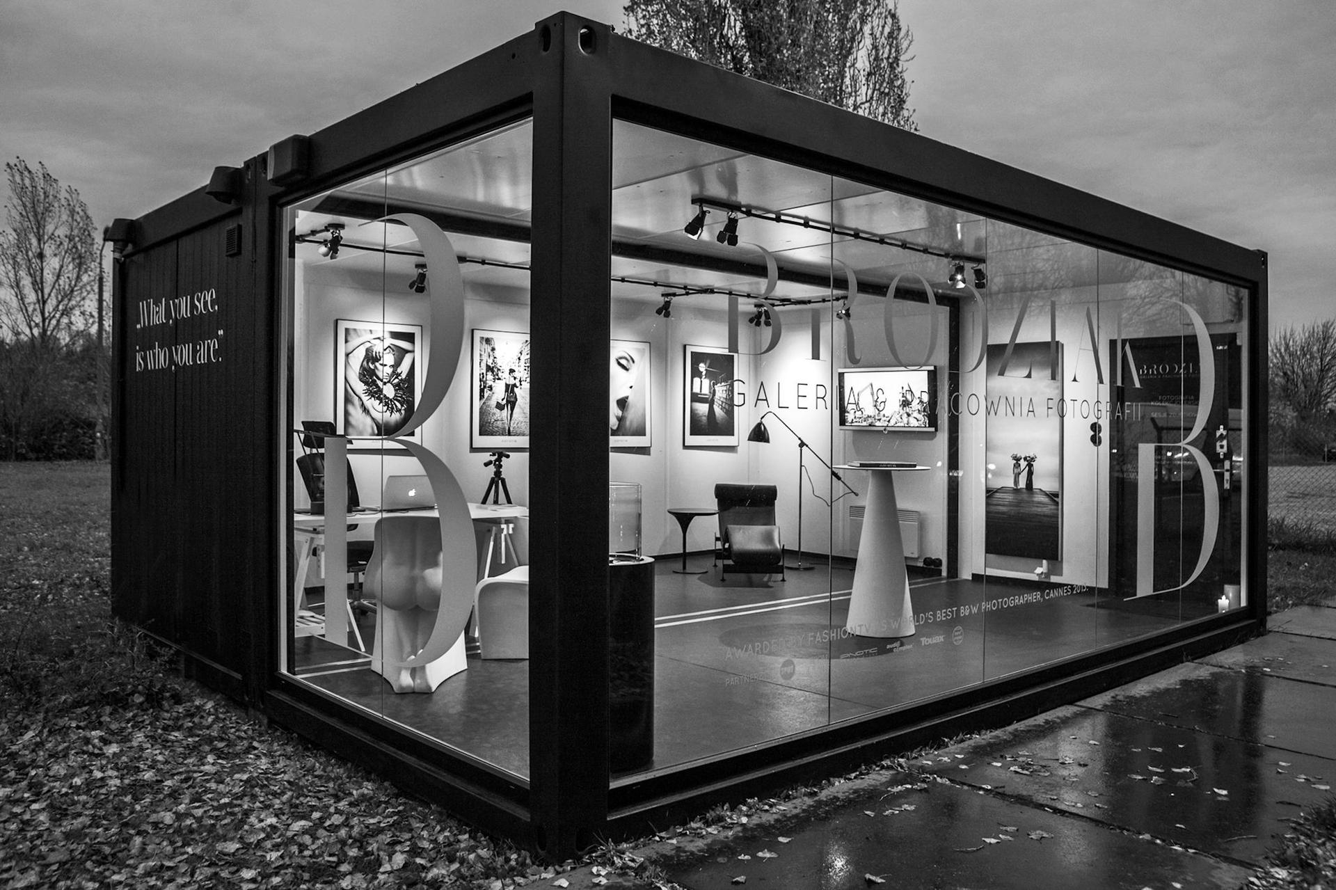 Wyposażenie domu z kontenera. Zobacz, jak może wyglądać - muratorplus.pl