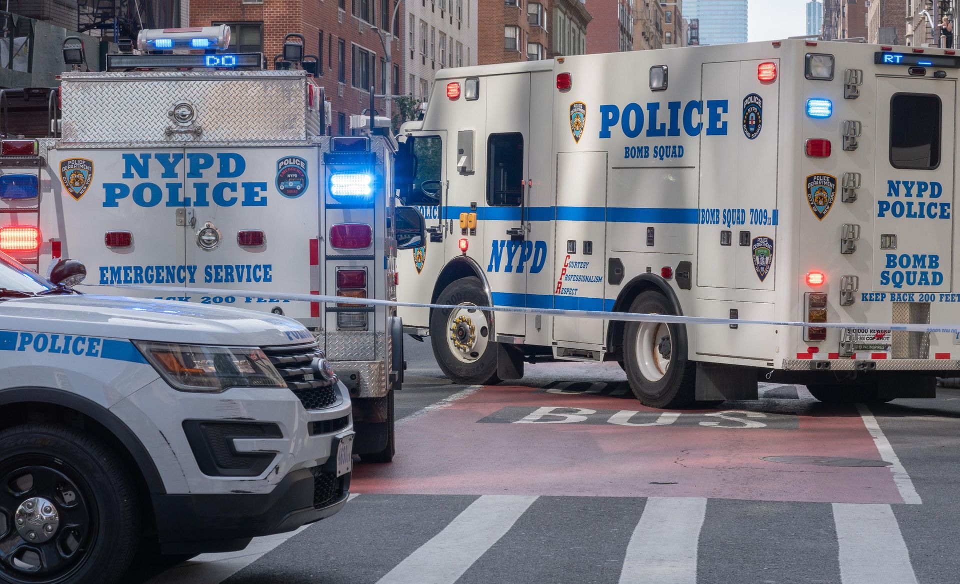 Radiowozy NYPD w ogniu! Na miejscu znaleziono ładunki zapalające ...