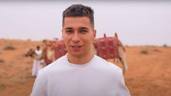 Friz kiedyś zatrudnił się w sklepie. Tego nie przewidział i prędko się ...