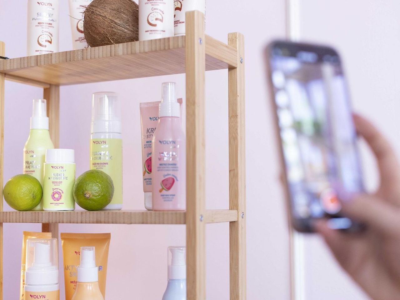 Donut Worry & be WOW! czyli głośna premiera nowej linii do włosów YOLYN ...