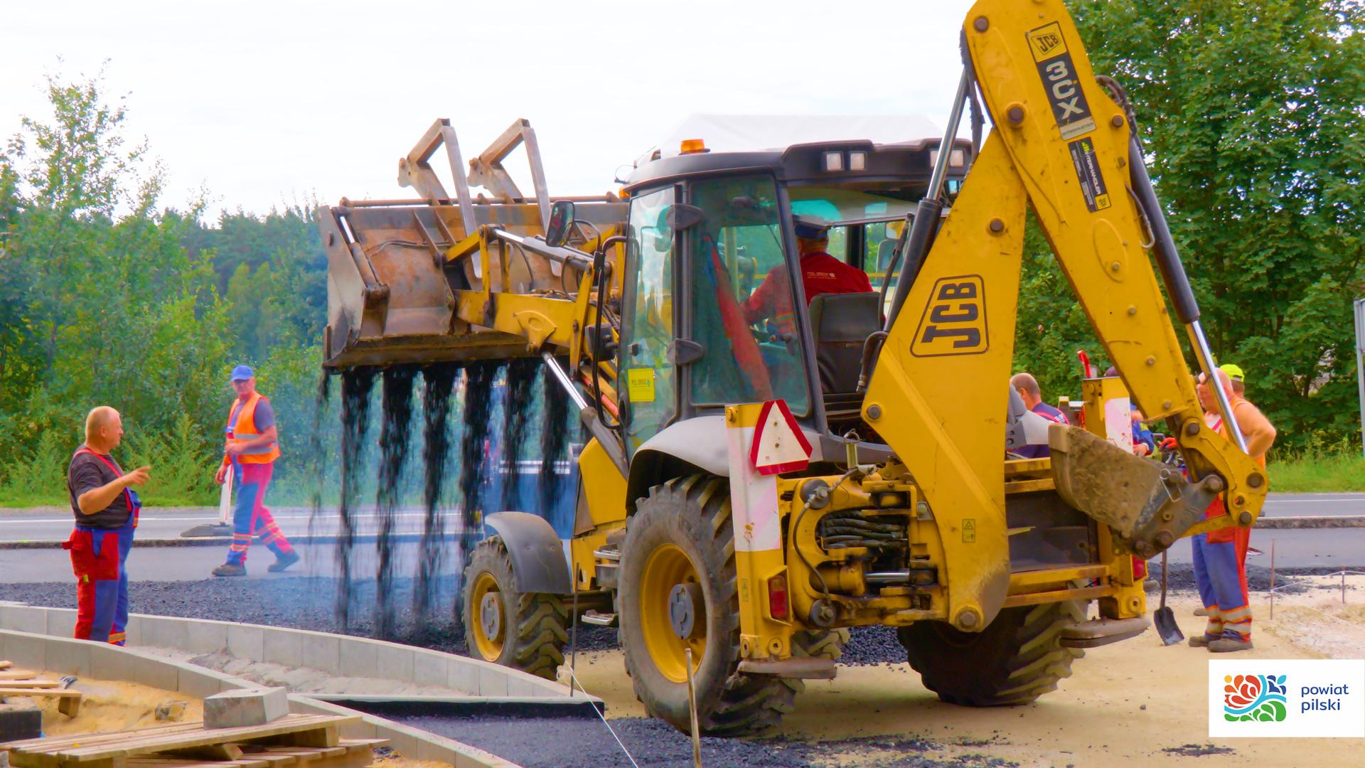 Trwa przebudowa skrzyżowania krajowej 10-tki i drogi powiatowej w centrum Śmiłowa - Piła Radio ESKA
