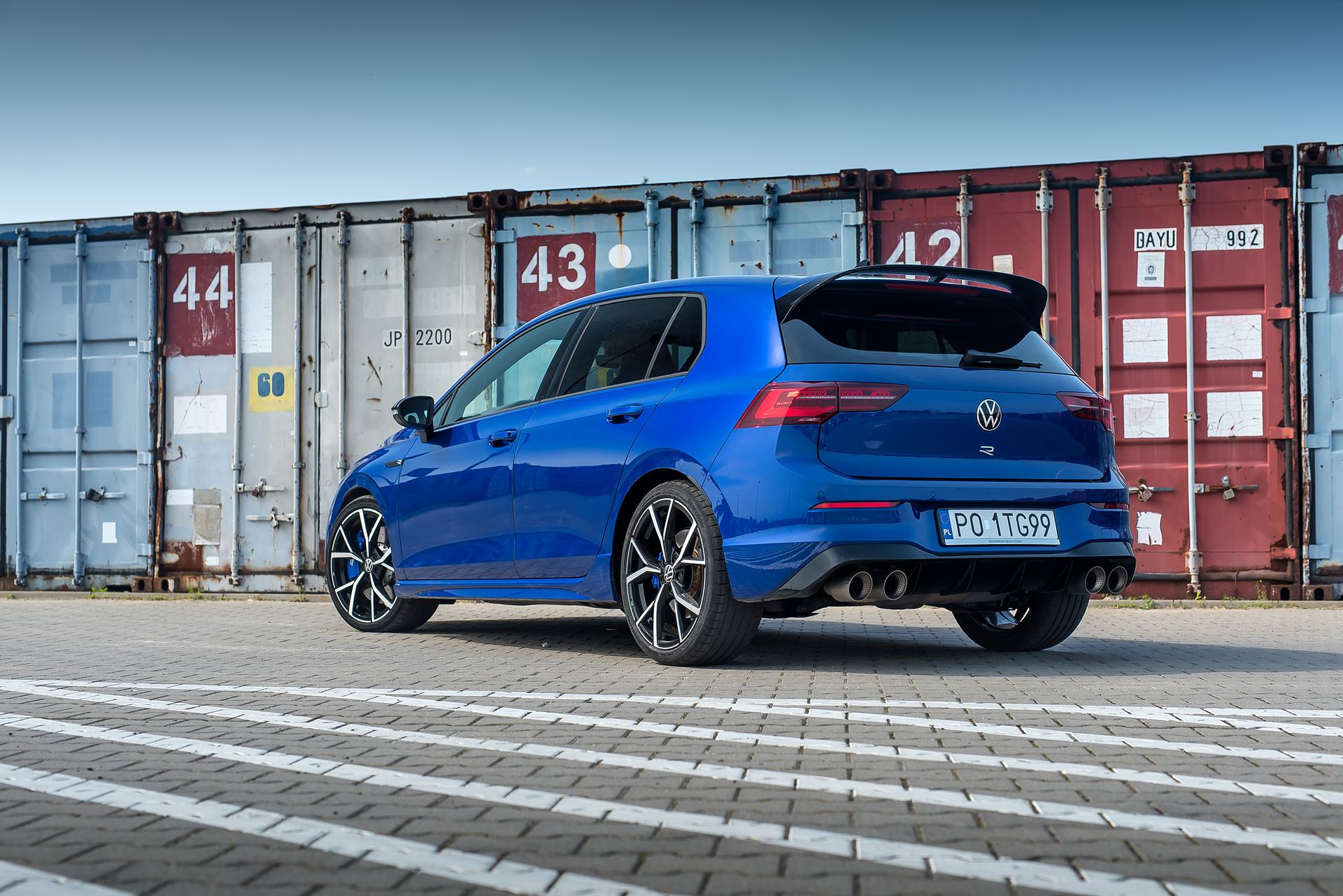 Volkswagen Golf R 320 KM 4MOTION DSG7 mocno zaskakuje w trzech ...