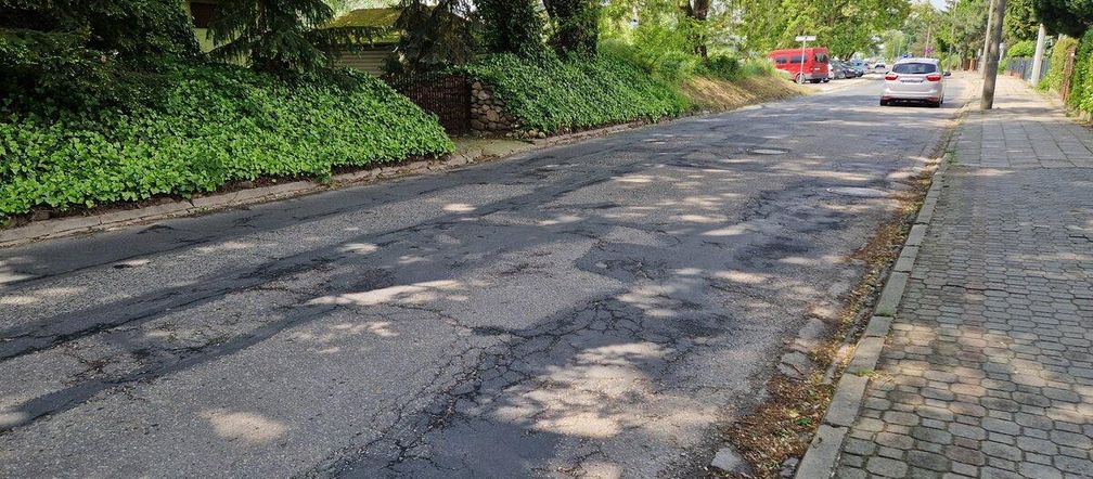 W poniedziałek rusza remont ulicy Kiepury w Lesznie. Którędy dojazd do szpitala i przychodni ...