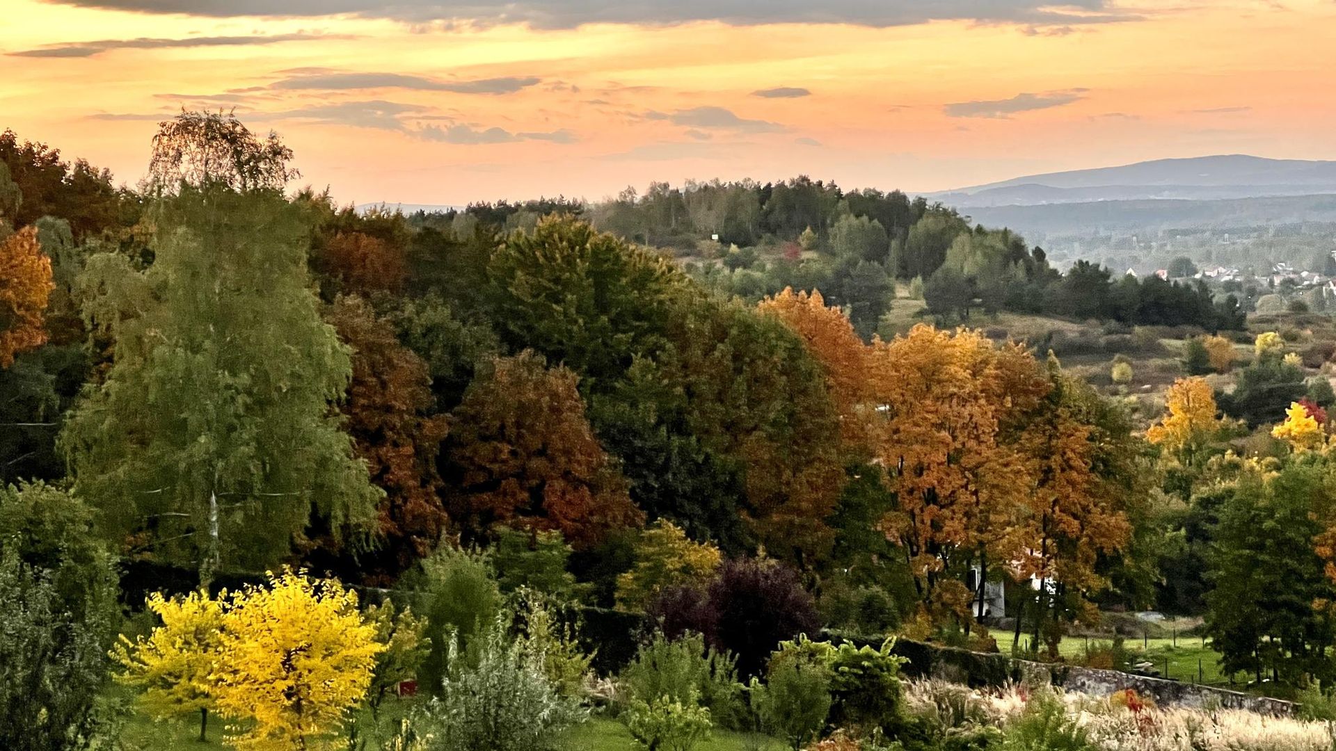 Jesienna wyprawa w Góry Świętokrzyskie. Niesamowite widoki ...
