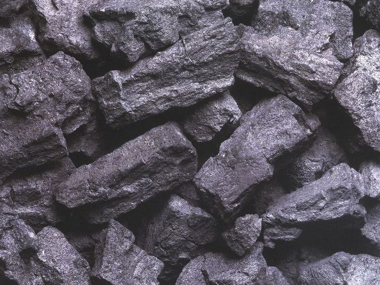 Koks opałowy alternatywą dla węgla? Ile kosztuje 1 tona koksu? W jakim ...