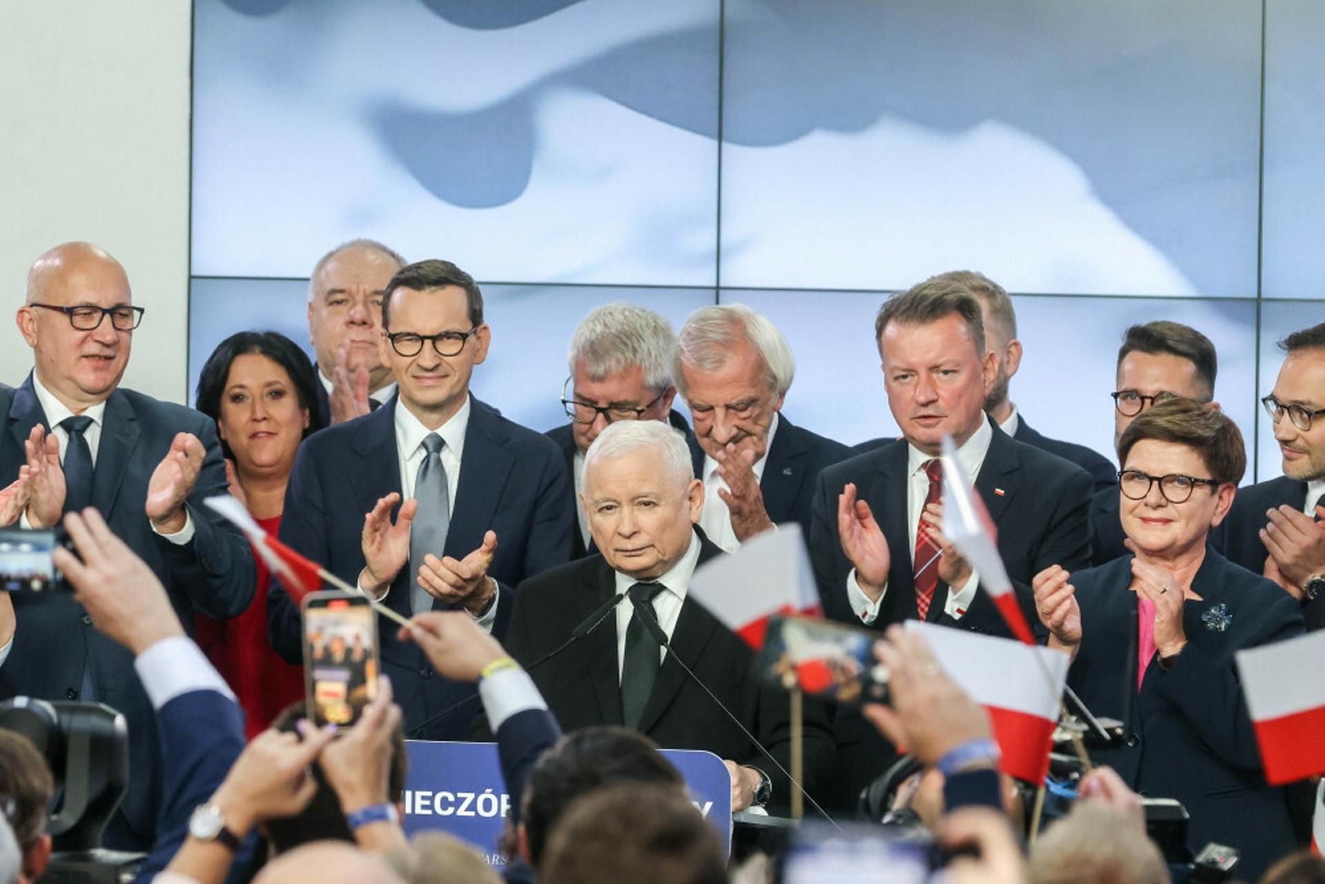 Kogo PiS wystawi w wyborach prezydenckich? Polacy wskazali swoich faworytów - Super Express ...