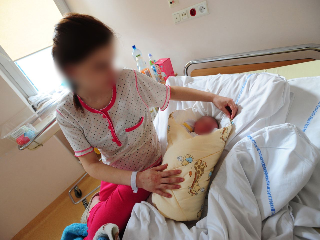 Włocławek: Jesika miała 13 lat, gdy urodziła pierwsze dziecko, niedługo ...