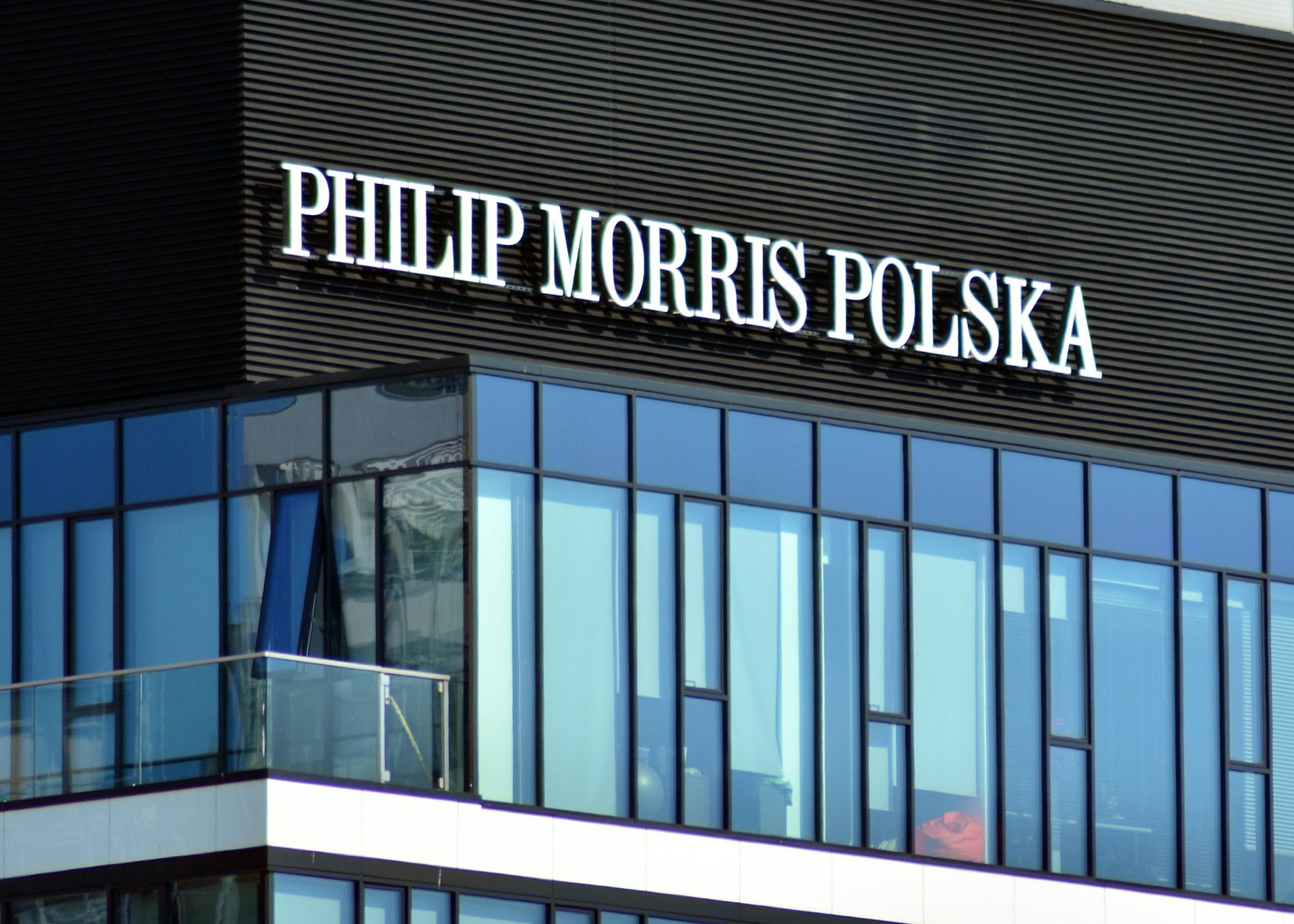 Philip Morris stawia na Polskę: Miliard w Krakowie na produkcję IQOS ILUMA i - Super Biznes