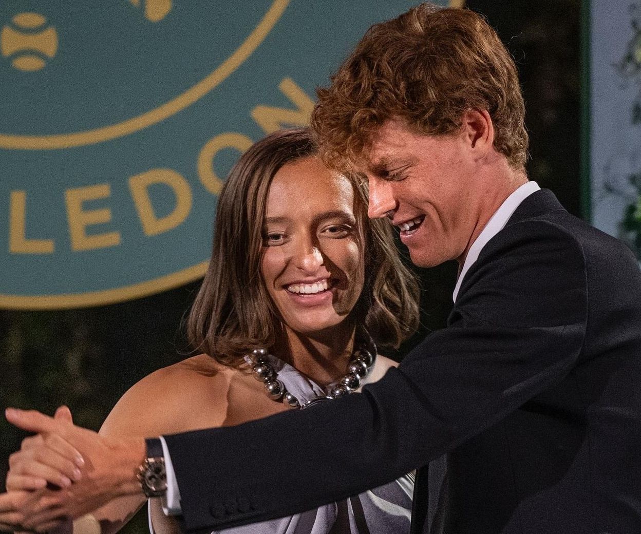 Stylistka pierwszej damy oceniła suknie Świątek! Są zachwyty, jest też ...