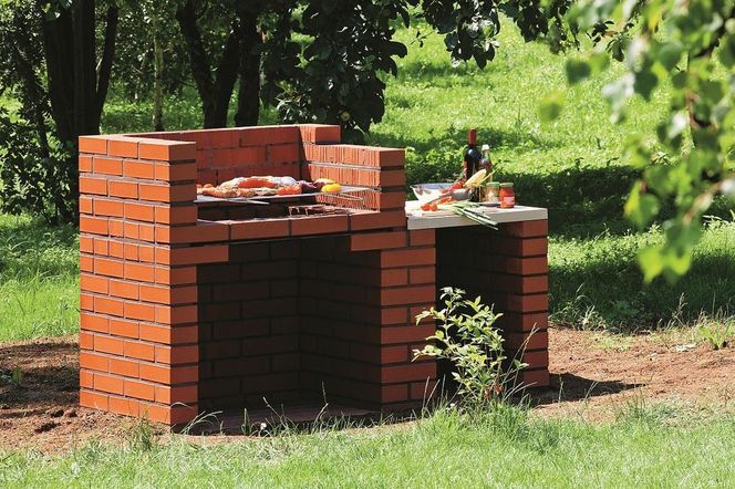 Jak zbudować grilla z cegły? Budowa grilla ogrodowego krok po kroku ...